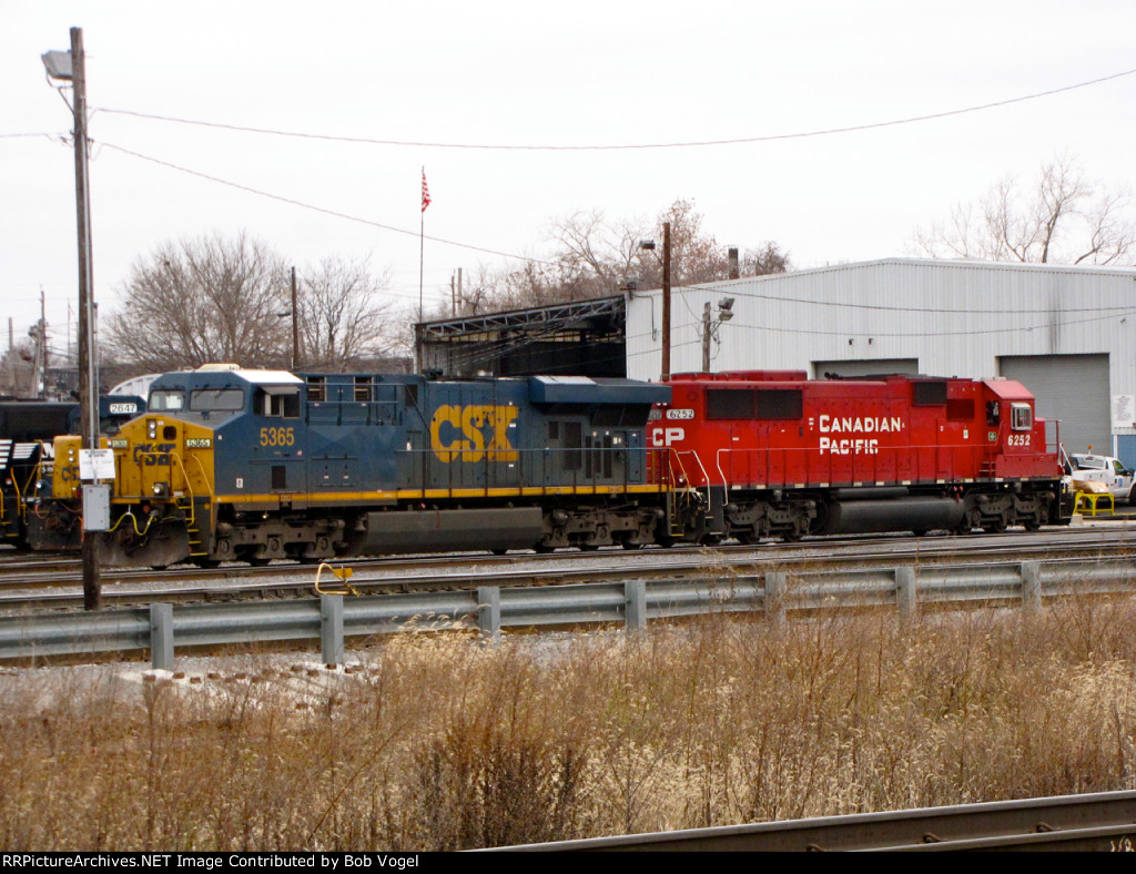 CSX 5365 and CP 6252